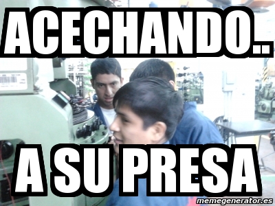 Meme Personalizado - acechando.. a su presa - 897677