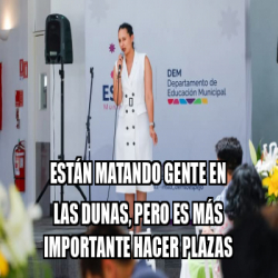 Meme Personalizado - Están matando gente en las dunas, pero es más ...